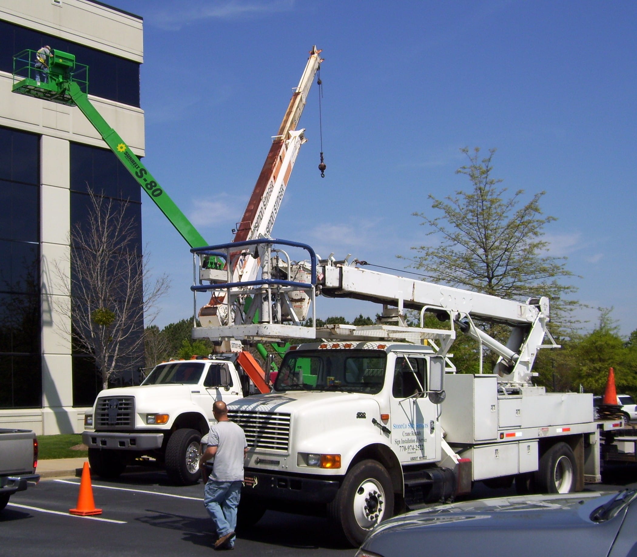 We built several monument and pylon signs with EMC (electronic message ...